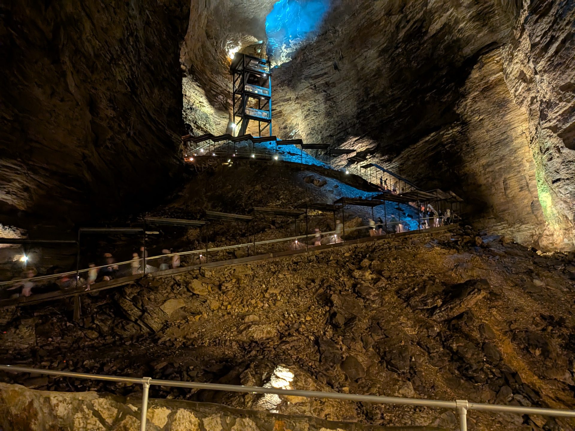 Marvel Cave: Everything You Need to Know About the Silver Dollar City ...