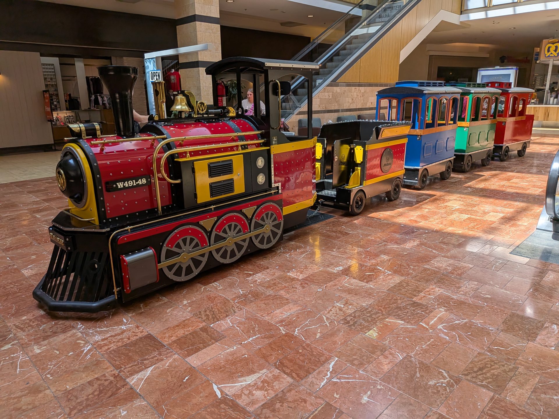 West County Center: A Top Indoor Mall in St. Louis | St. Louis Roamer